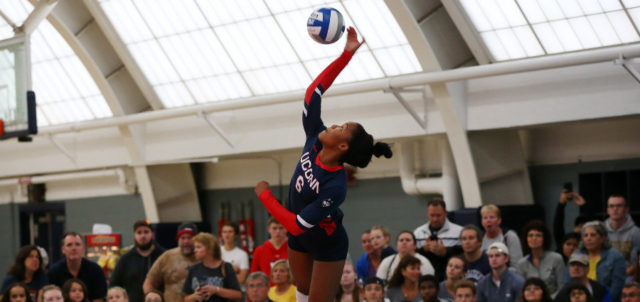 Former UConn All-AAC OH Kayla Williams Transfers to North Dakota