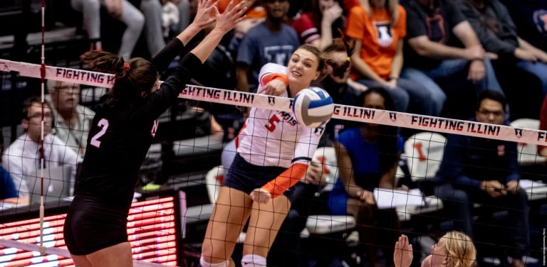 Nelly Alisheva, Tallest Woman in Russia, Resumes Volleyball Career